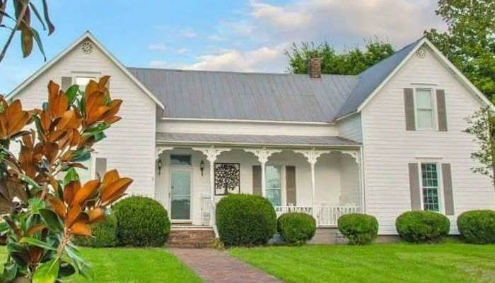 Indulge In Southern Food At The Mockingbird Restaurant In Tennessee
