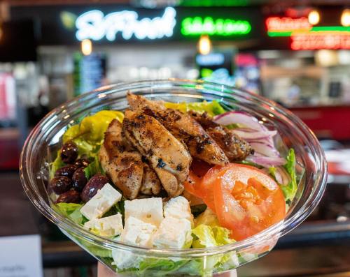 American Eats Company Is An Arizona Food Hall With 7 Restaurants