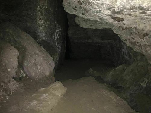Sunderland Caves In Massachusetts Are Utterly Breathtaking