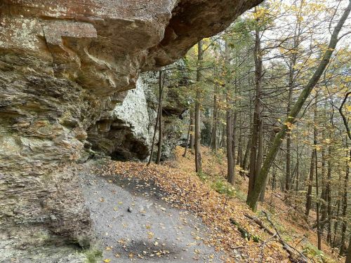 Sunderland Caves In Massachusetts Are Utterly Breathtaking