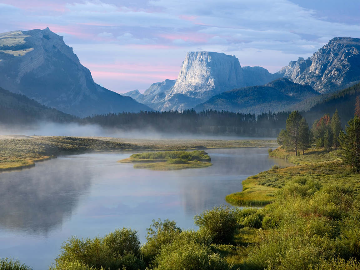 Kayak Green River Lakes In The Wind River Range, Wyoming