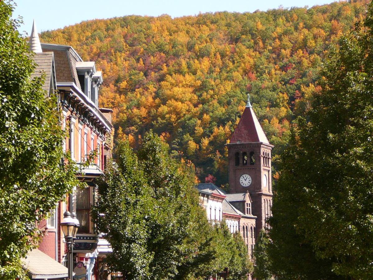 Jim Thorpe In Pennsylvania Is The Perfect Fall Getaway