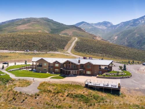 Enjoy A View Of The Ruby Mountains From Your Room At This Nevada Lodge