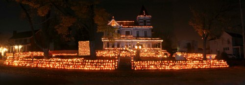 The Kenova Pumpkin House That Delights Every Autumn