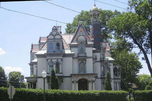The Historic Batcheller Mansion Inn In New York Is Notoriously Haunted