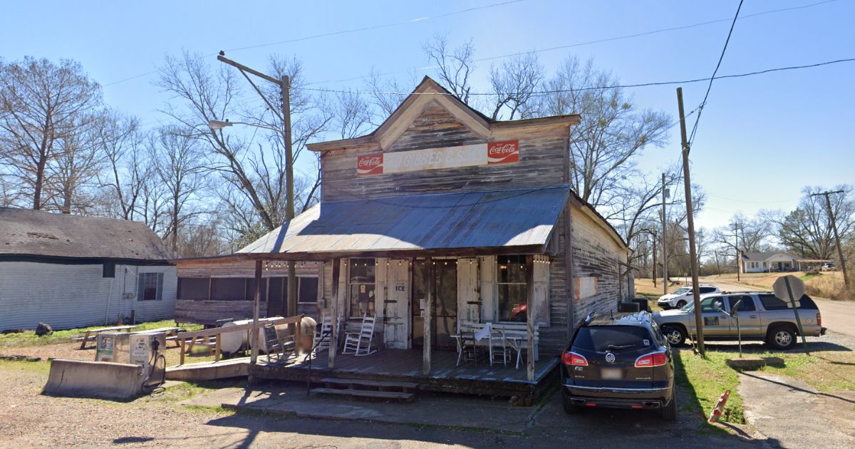 H.D. Gibbes And Sons In Mississippi Is A Charming General Store