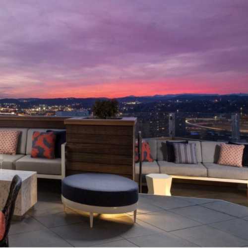 Radius Rooftop Lounge Has Some Of The Best Views In Tennessee