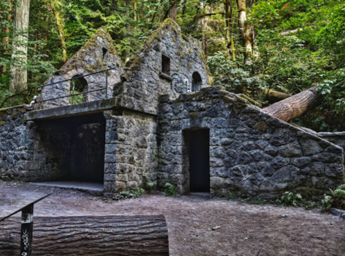 A Mysterious Woodland Trail In Oregon Will Take You A Witch's Castle