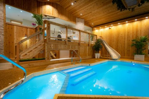 The Sybarus Pool Suites In Indiana Is The Most Romantic Escape