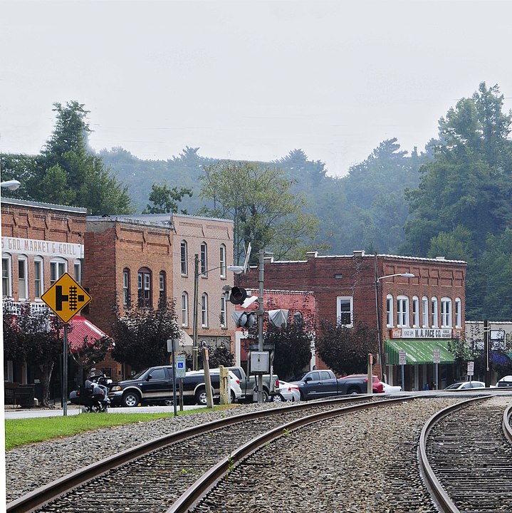 Saluda, North Carolina Is One Of Most Unique Towns In America