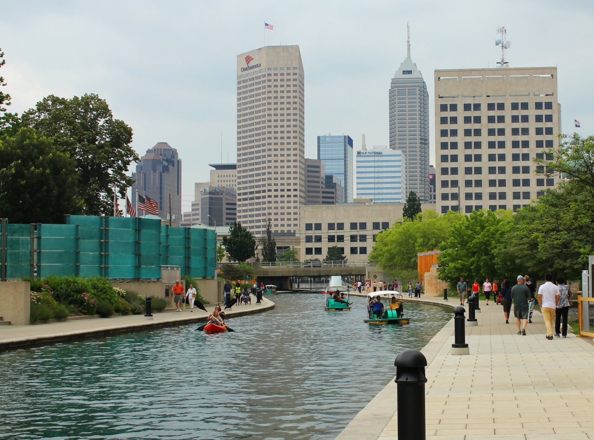 Explore Indianapolis Canal Walk: Walk, Bike, Kayak & More