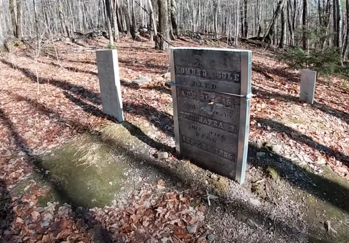 The Vermont Ghost Town That’s Perfect For An Autumn Day Trip