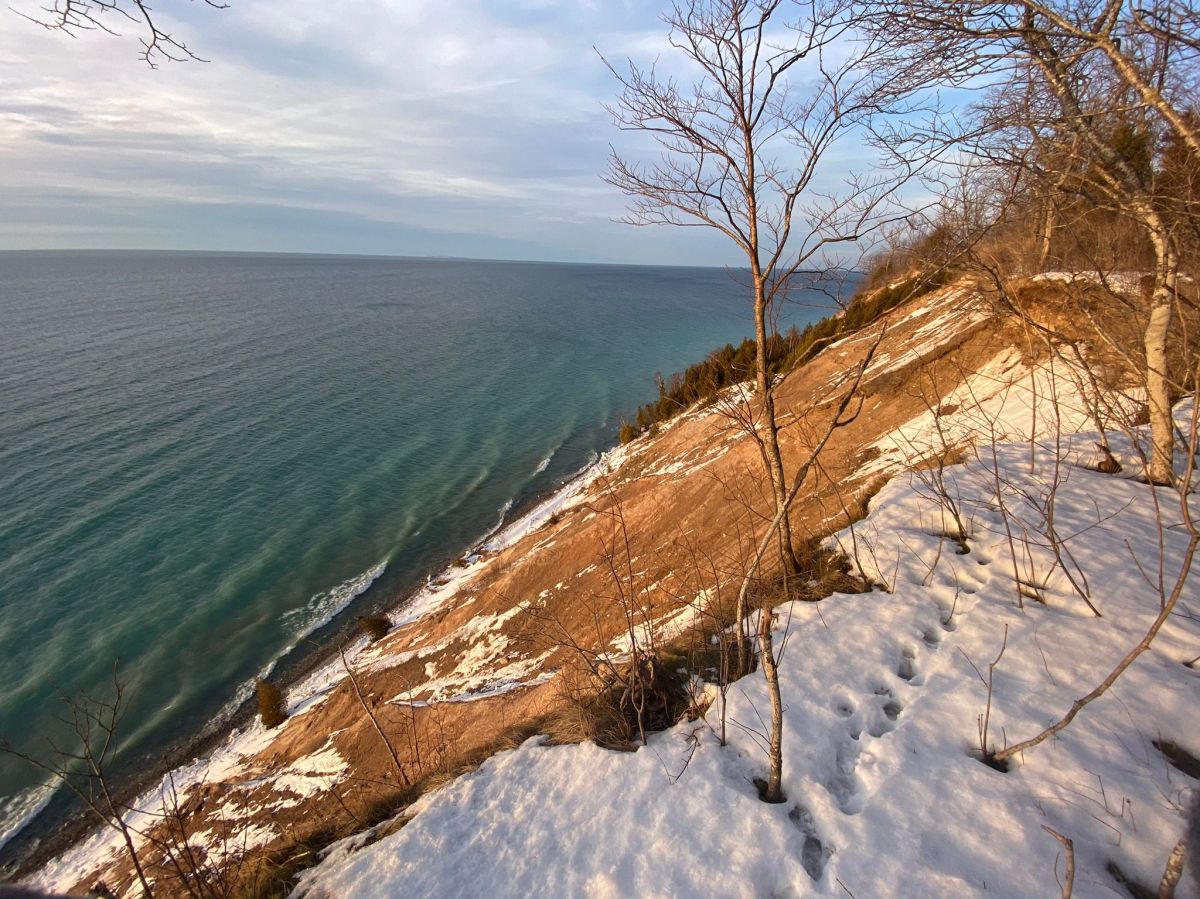 Clay Cliffs Is Pretty Loop Trail In Michigan With Forest And Lake Views