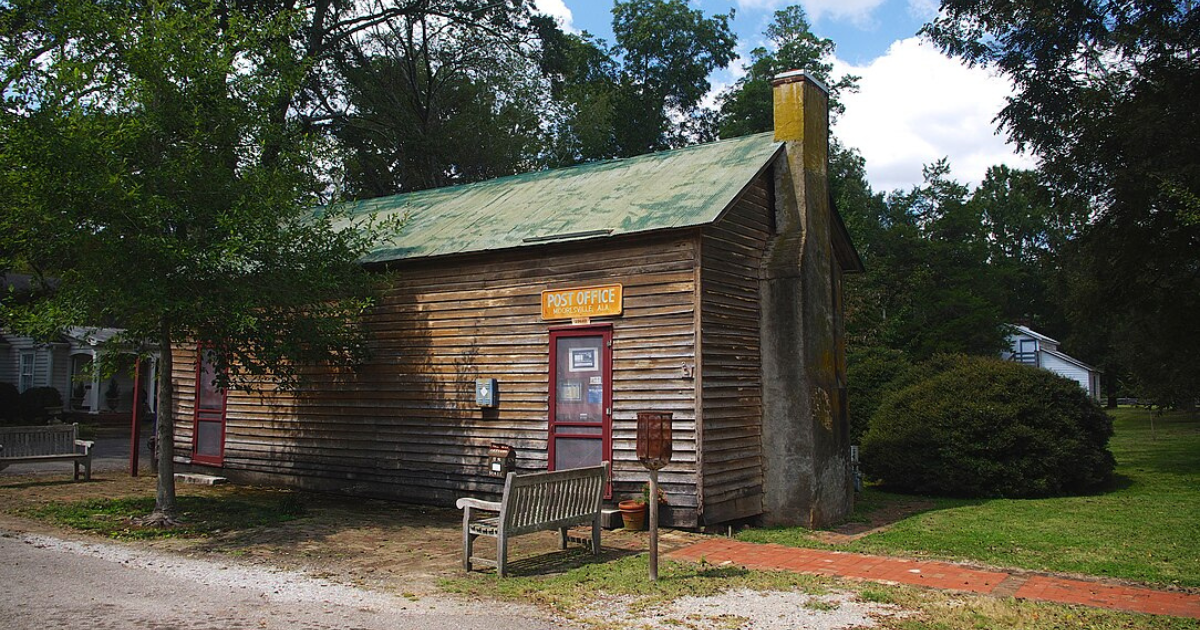 The Tiny Historic Town In Alabama That’s The Perfect Day Trip Destination