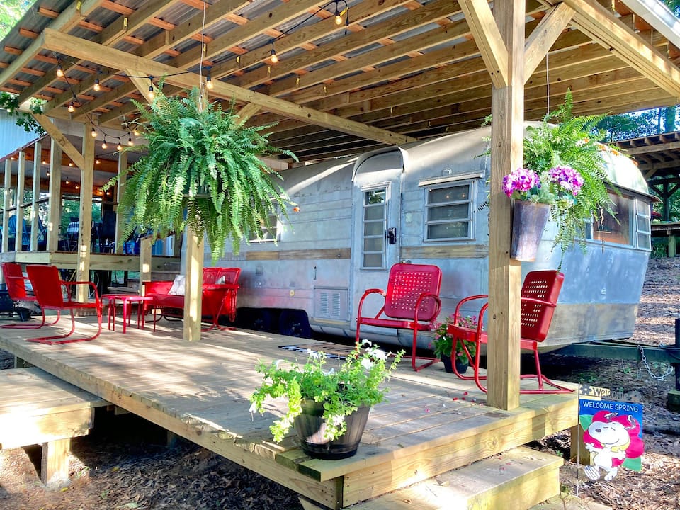 Stay in a Retro 1967 Streamline Camper in Mississippi