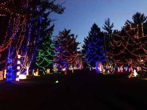 Check Out The 11 Best Displays of Christmas Lights In Wisconsin