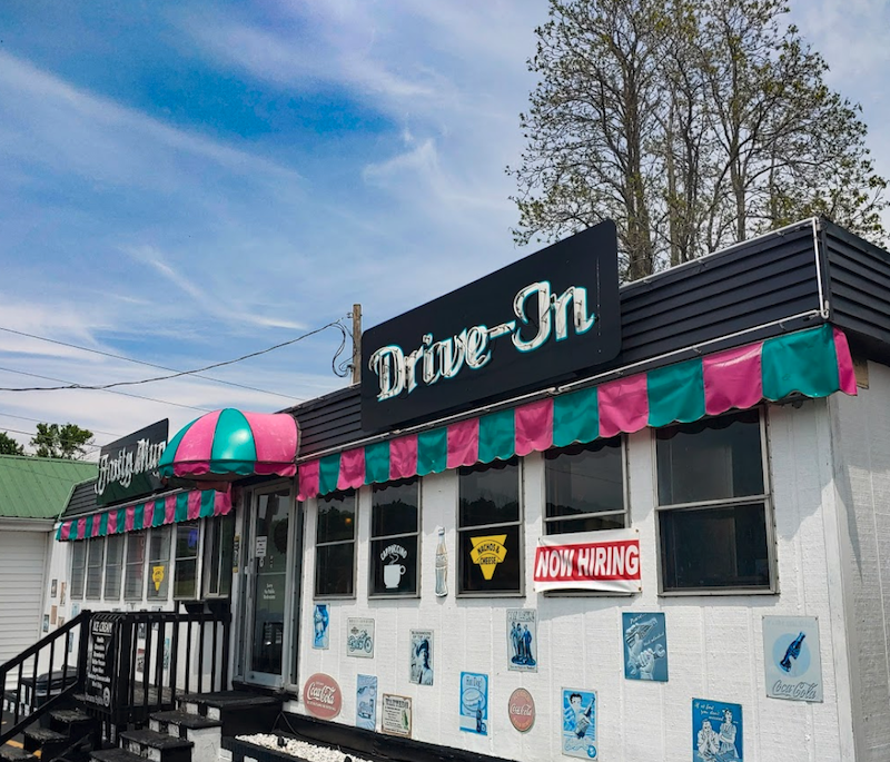 Try The Burgers And Fries At The Frosty Mug Drive-In In Tennessee