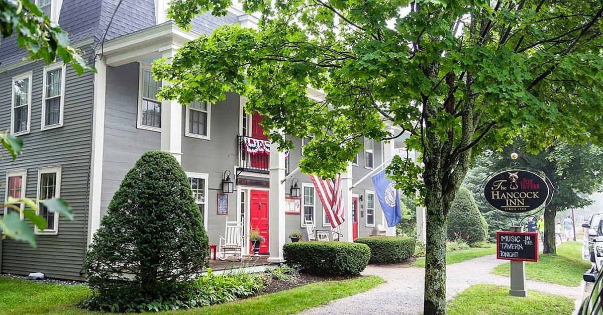 This 230-Year-Old New Hampshire Inn Is A Small-Town Sanctuary