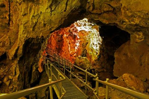 Best Caves In The U.S.: 19 Places For Underground Adventures