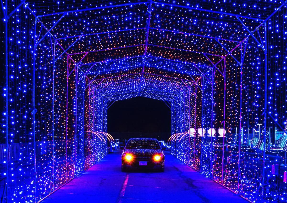 One Of The Biggest Drive-Thru Light Displays In Illinois: Let It Shine