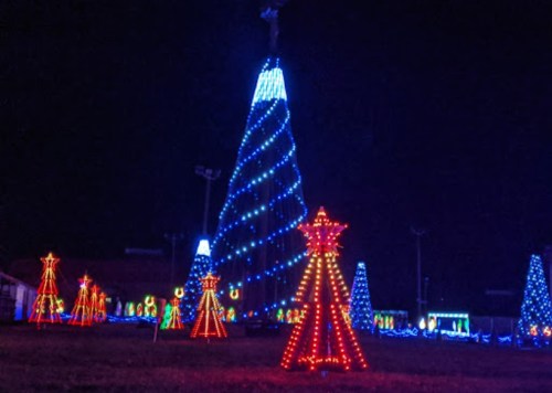 Hebron Lion Lights In Motion: Christmas Lights In Connecticut