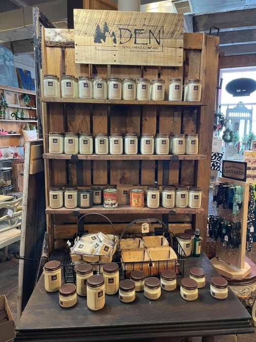 An Old Farm In Wisconsin Is An Antique, Craft, And Food Market