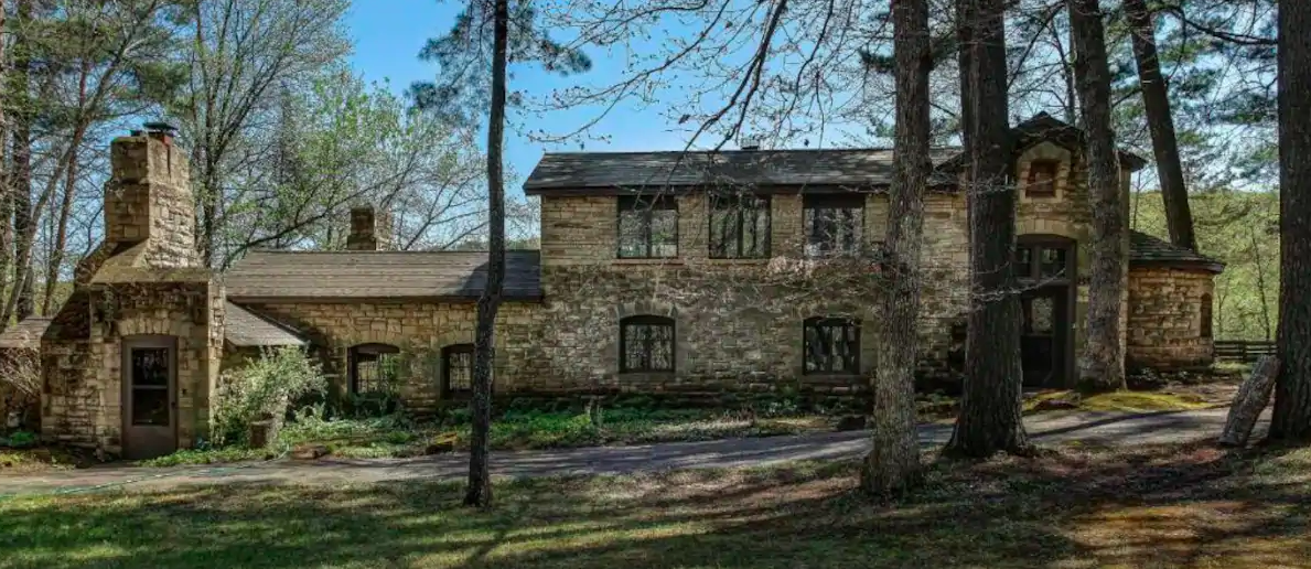 You Can Rent An Entire Castle In Minnesota For Less Than $1,000 A Night