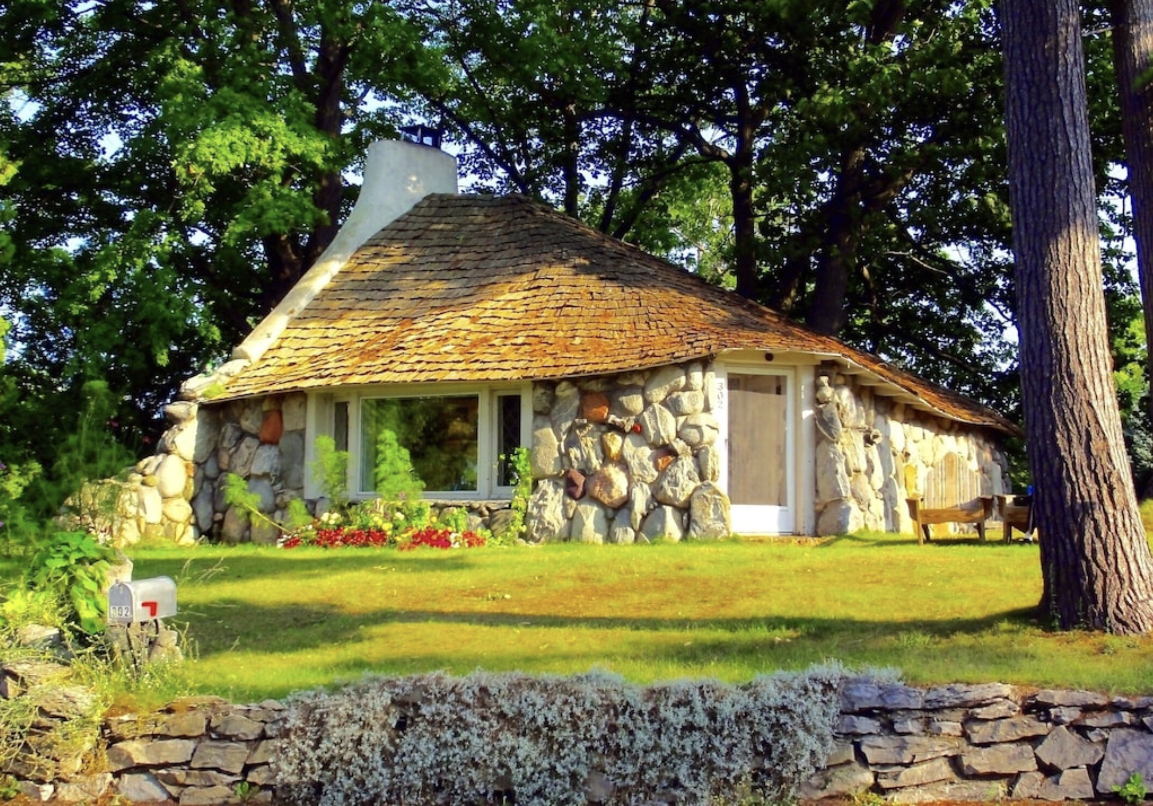 Chelsea Ia Hobbit House