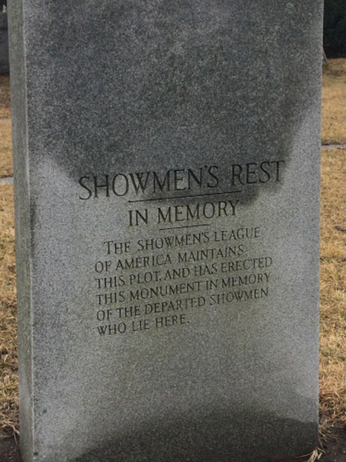 Showmen's Rest In Illinois Is A Haunted Graveyard