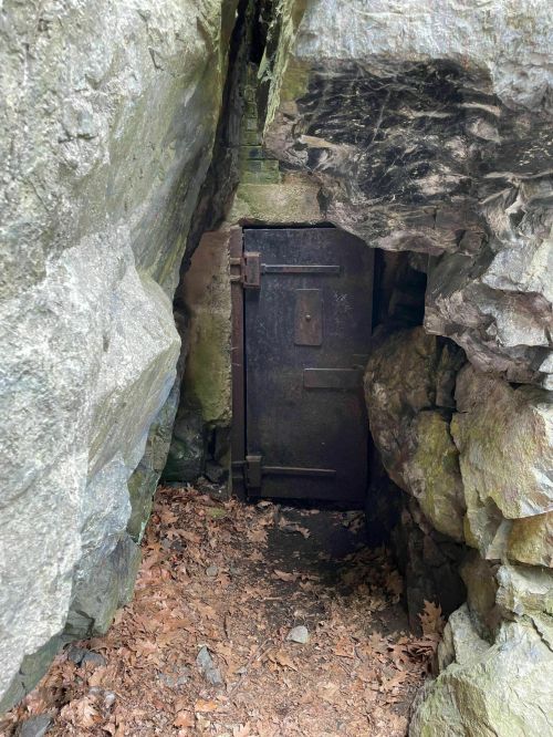 Lynn Woods Dungeon Rock: A Secret Massachusetts Cave