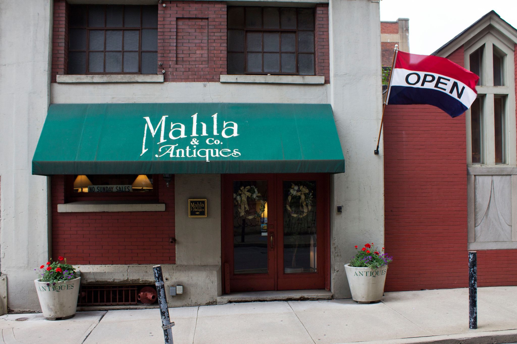 You’ll Never Want To Leave The Massive Mahla & Co. Antiques Shop In ...