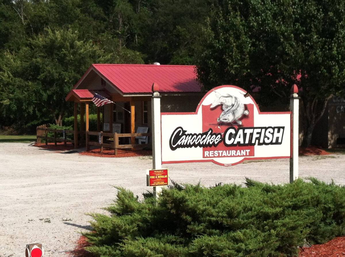 Eat Endless Fried Catfish At Canoochee Catfish In Georgia