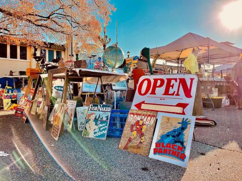 The Raleigh Market Is A Flea Market With Over 500 Vendors
