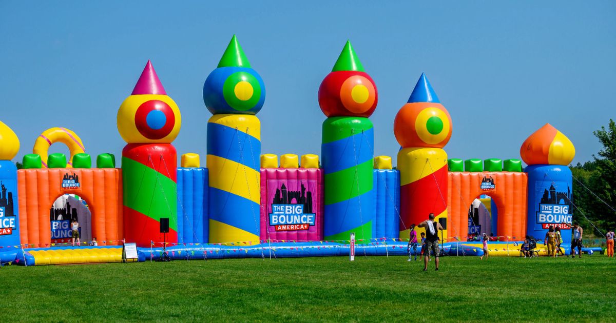Come To Bounce House America In Chicago For An All-Ages Blast