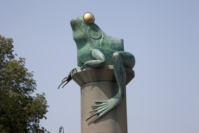 12 Bizarre Roadside Statues And Rocks In Connecticut