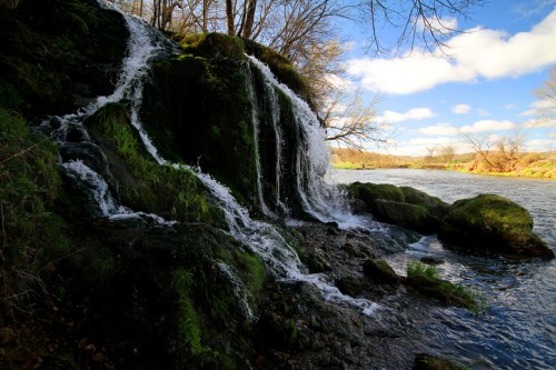 There are 3 Waterfalls In Decorah, Iowa That You'll Want To Visit