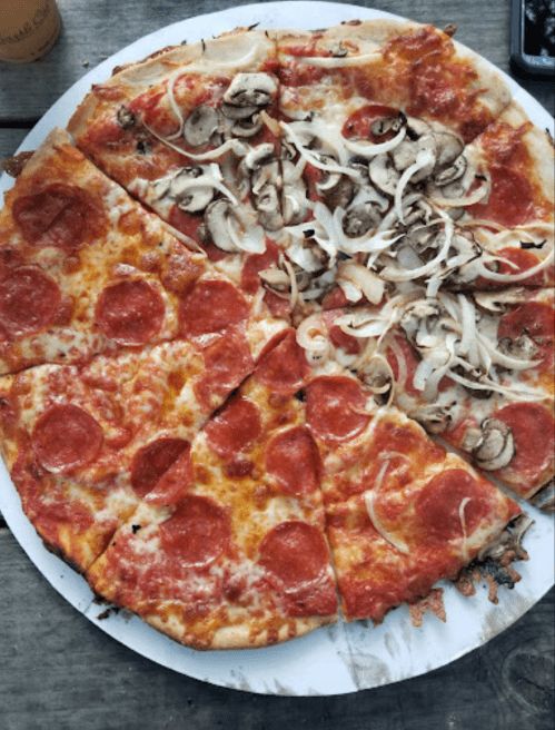 The Best Pizza In Kentucky Is At Miguel's In Red River Gorge