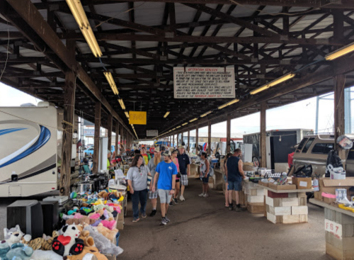 This Jockey Lot Flea Market In SC Attracts Over 1,500 Vendors