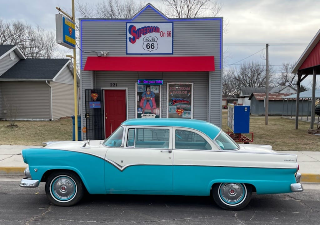 There’s An Ice Cream Parlor And Superman Museum In Missouri