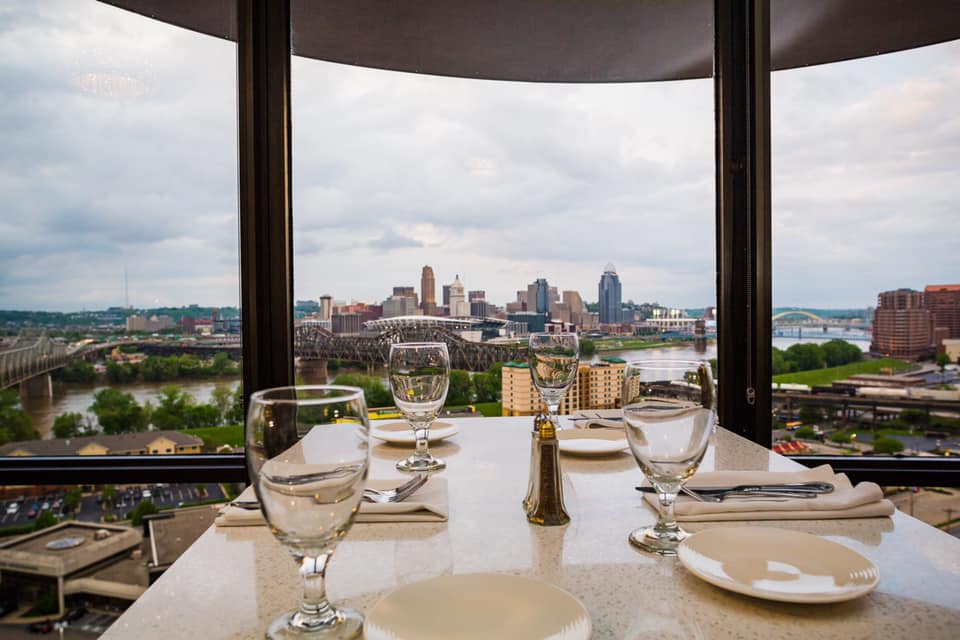 This Revolving Restaurant Has The Most Scenic Views In All Of Kentucky