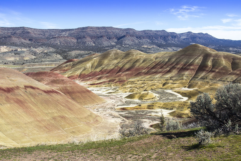 Hike To An Oregon Overlook That’s Like Something Out Of A Sci-Fi Film