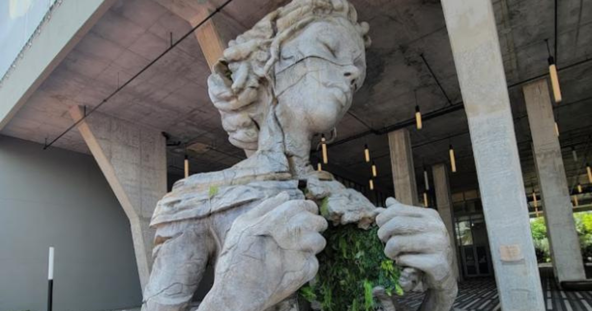 Here’s The Story Behind The Massive Woman Statue In Florida