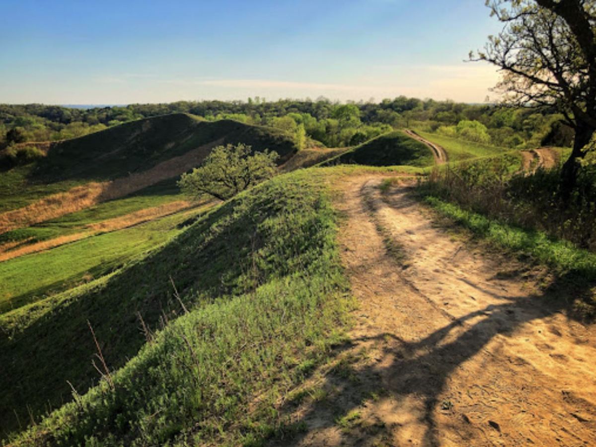 5 Easy, Must-Do Family Hikes In Iowa