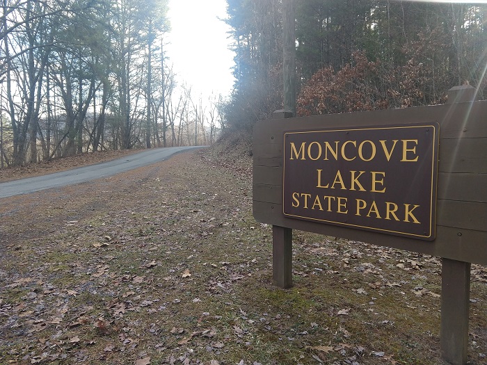 Moncove Lake In West Virginia Is The Perfect Way To Spend An Afternoon