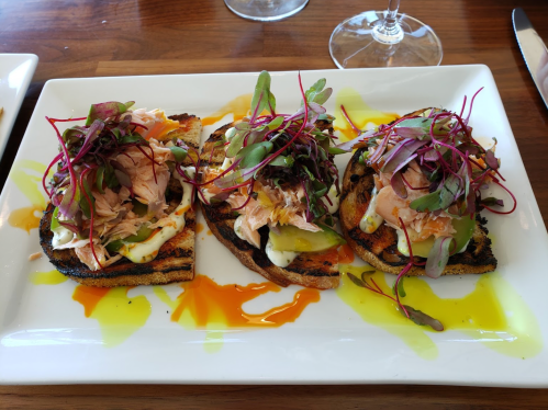 Here Are 7 Awesome Shoreline Seafood Restaurants In Michigan