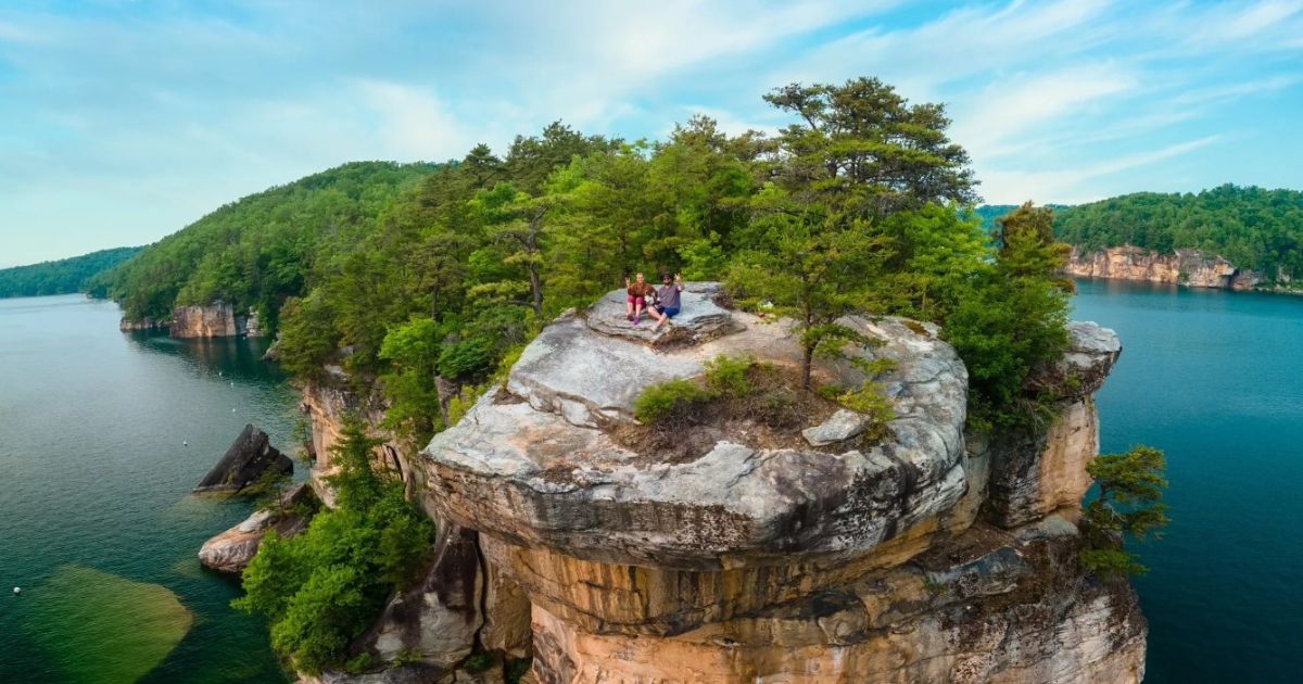 7 Best Hikes In West Virginia For The Springtime