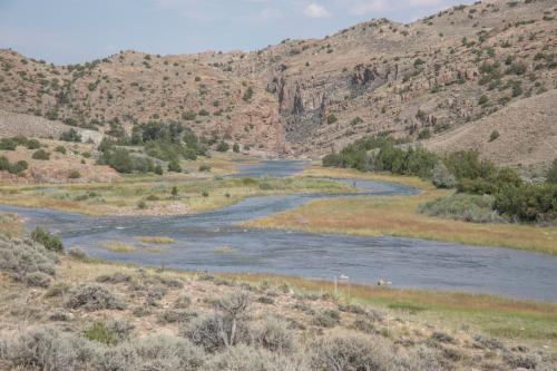 Explore Pathfinder Reservoir: Wyoming's Man-Made Marvel