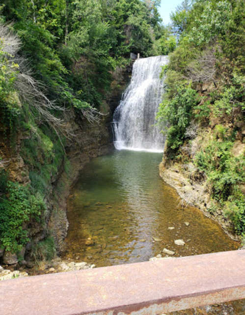 Apple Canyon Waterfall: Hidden Waterfall In Illinois