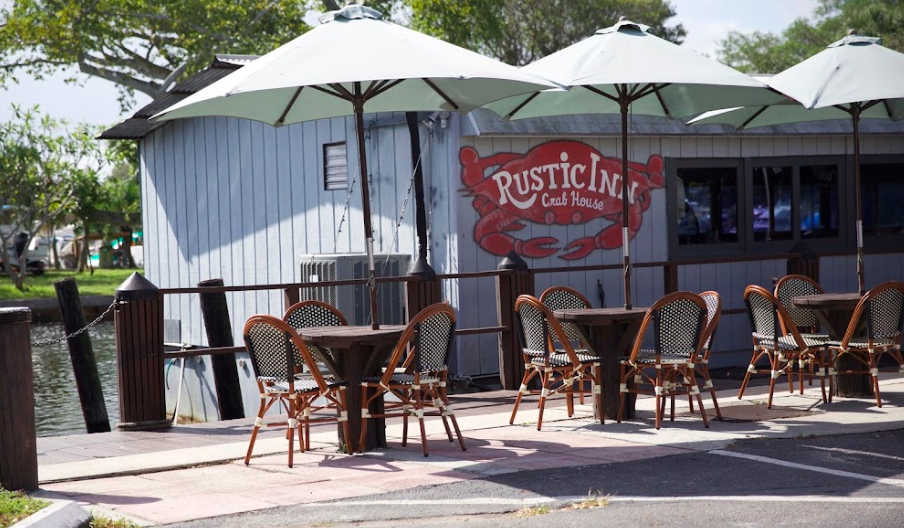 The Rustic Inn Crabhouse In Florida Is A Waterfront Gem