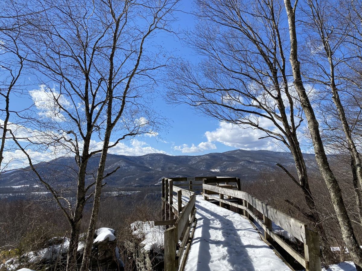 Enjoy The View From This Little-Known West Virginia Overlook In Hillsboro